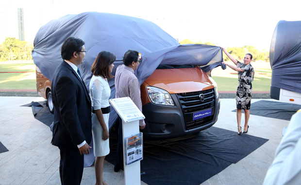 Russian automaker GAZ brings in minibuses for PHUV public jeepney ...