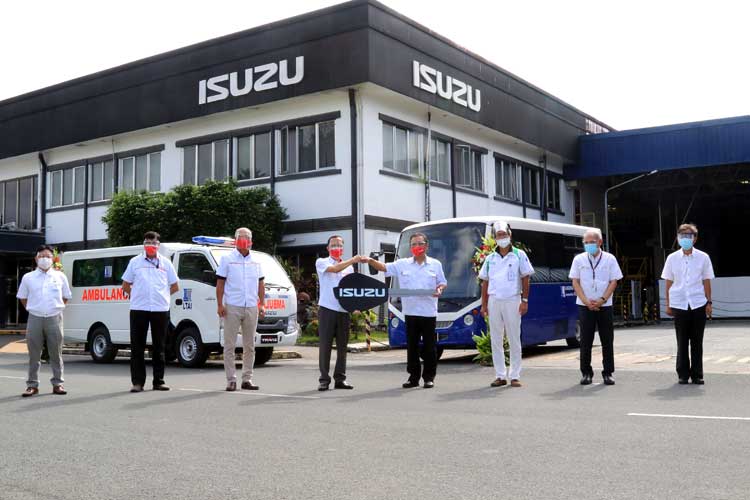 Isuzu Philippines delivers Traviz ambulance, donates modern PUV ...